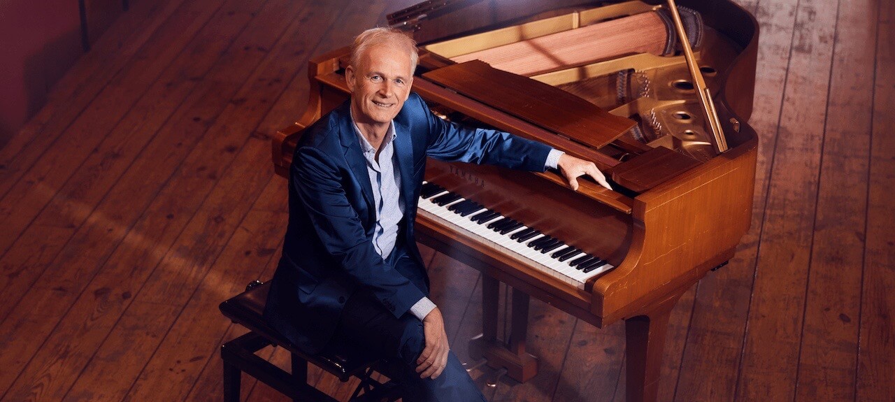 Piano leren spelen met de online pianolessen van Cor Bakker